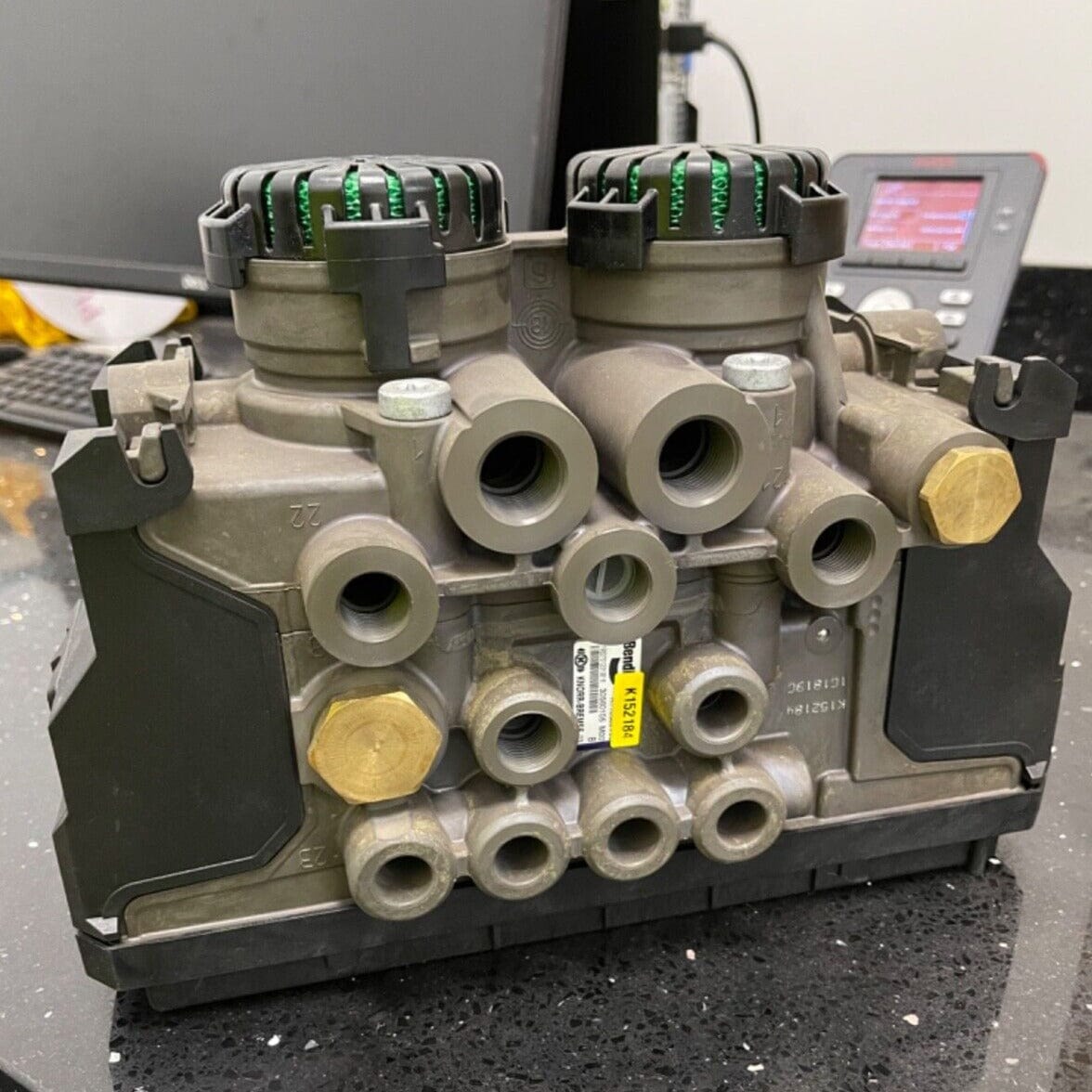 P/N: K152184 | Genuine Bendix® ABS Trailer Module