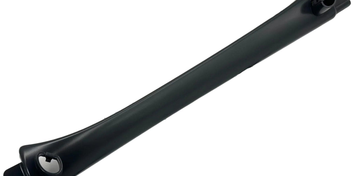 P/№: R22-6350 by Paccar® - A-Pillar Vane Cover - New