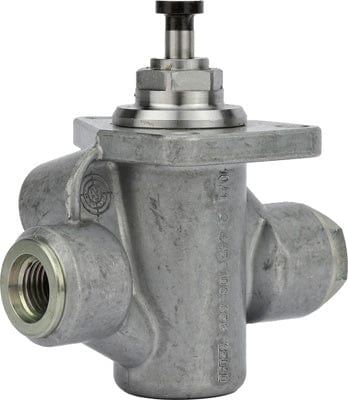 5010870R93 | Genuine International® Low Pressure Fuel Pump Kit