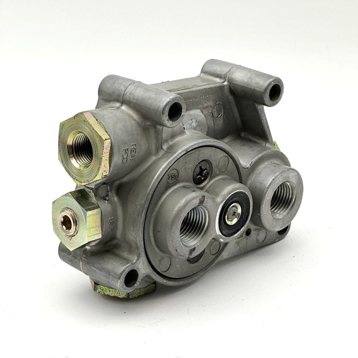 P/N: T-112852-B Genuine Bendix® Tractor Protection Valve