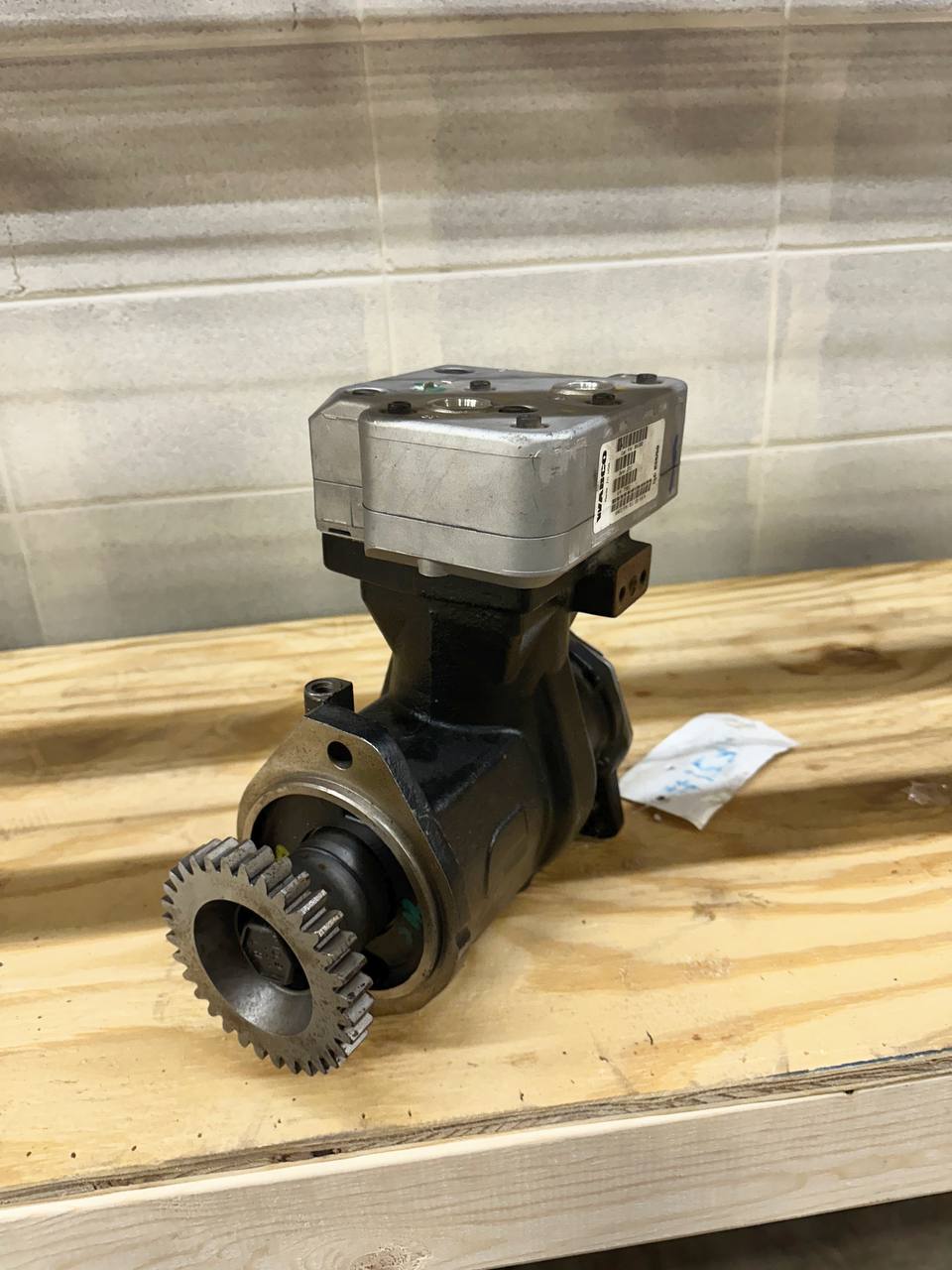 3647366 | Genuine Cummins® Single Cylinder Air Compressor