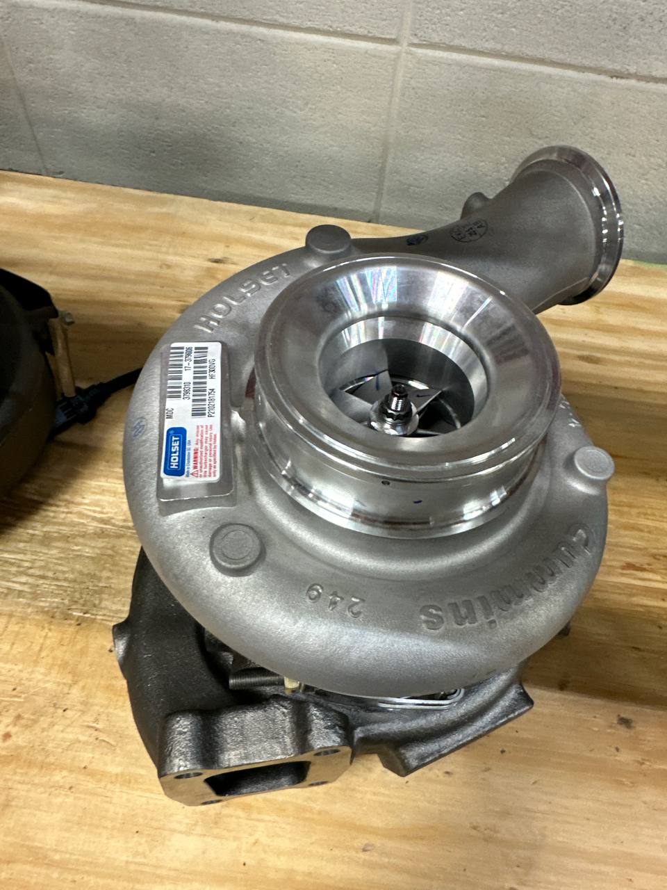 Genuine Cummins® - 4352463 Turbocharger Kit HE351VE