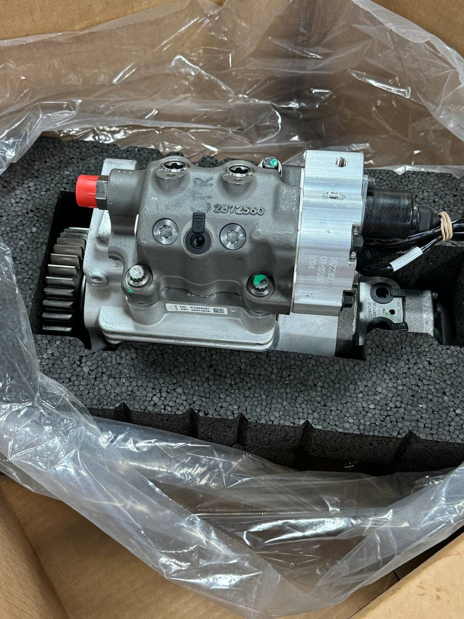 P/N: 4384387PX Genuine Cummins® Takeoff/New Fuel Pump X15