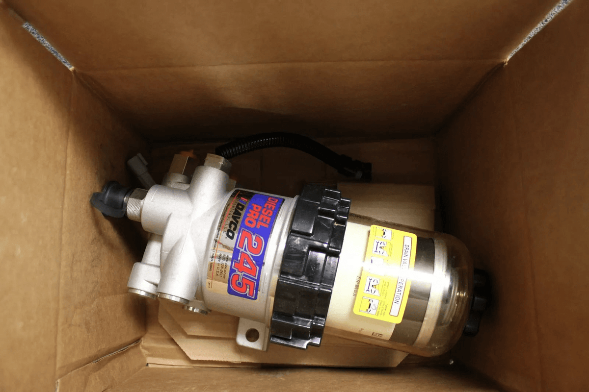 PN: 4079426C91 | Genuine International® Fuel Filter, W/H Davco 382, 120V