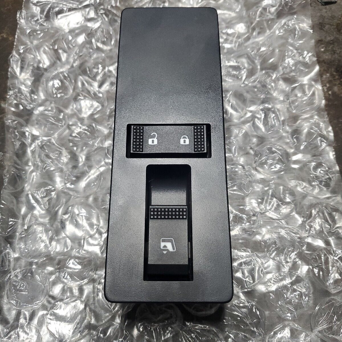 23229862 | Genuine Mack® Multi-Purpose Switch Panel