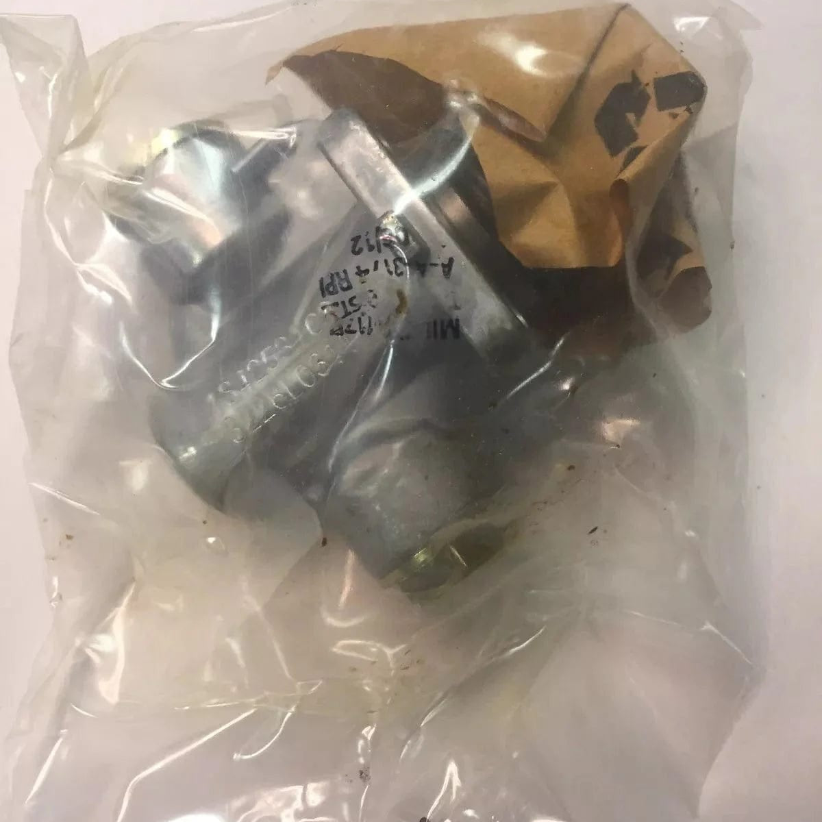 5010870R92 | Genuine International® Low Pressure Fuel Pump Kit