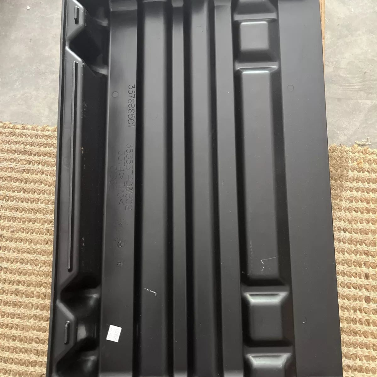 3535374C2 | Genuine International® Battery Box Cover