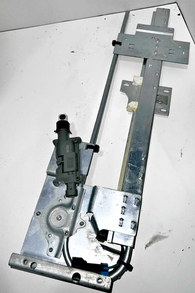 P/N: 84031207 | Genuine Mack® Electric Window Regulator